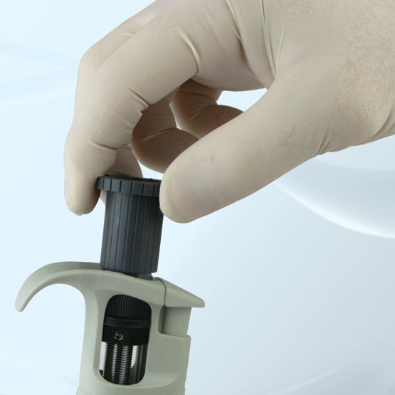 Micropipeta mecánica / de volumen regulable / con eyector / de canal ...