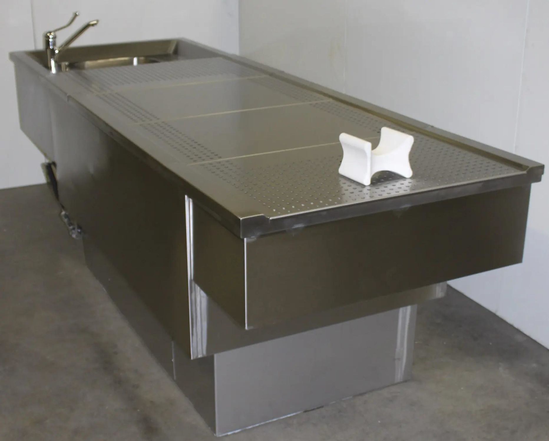 Mesa de autopsia de medicina legal - 3810 series - EIHF-ISOFROID - de ...