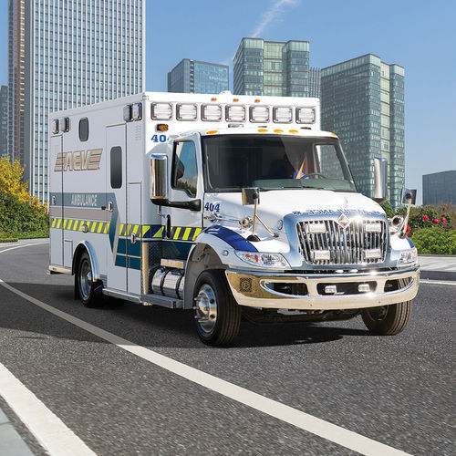 Ambulancia con cuerpo modular independiente - American Emergency Vehicles